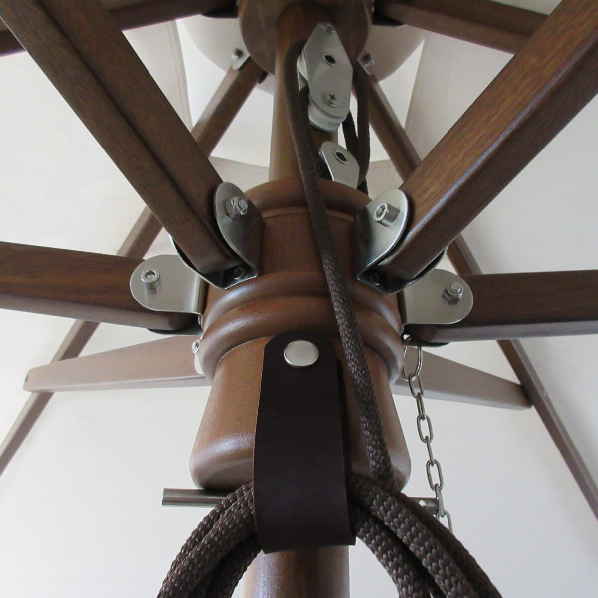 Pin and Chain Assembly | Greencorner Mahogany Patio Umbrellas